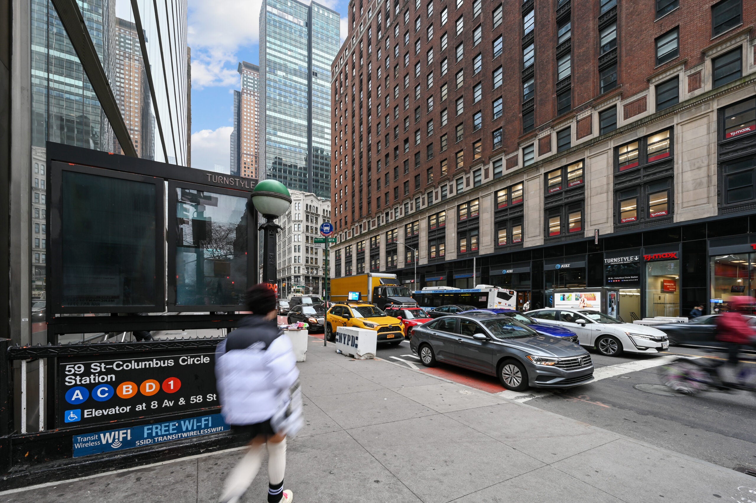 250 West 57th St | Midtown NYC Retail Space for Lease | ESRT